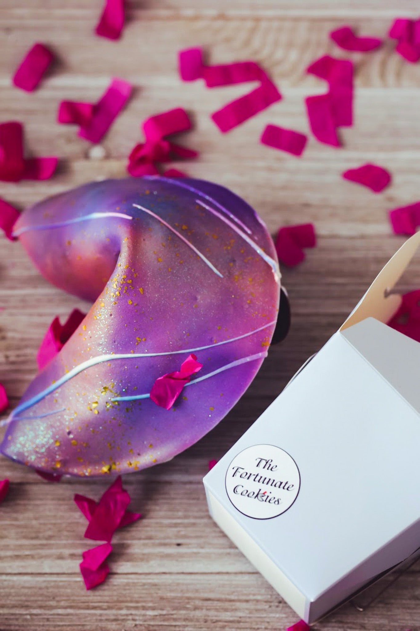 Giant Fortune Cookie – The Fortunate Cookies